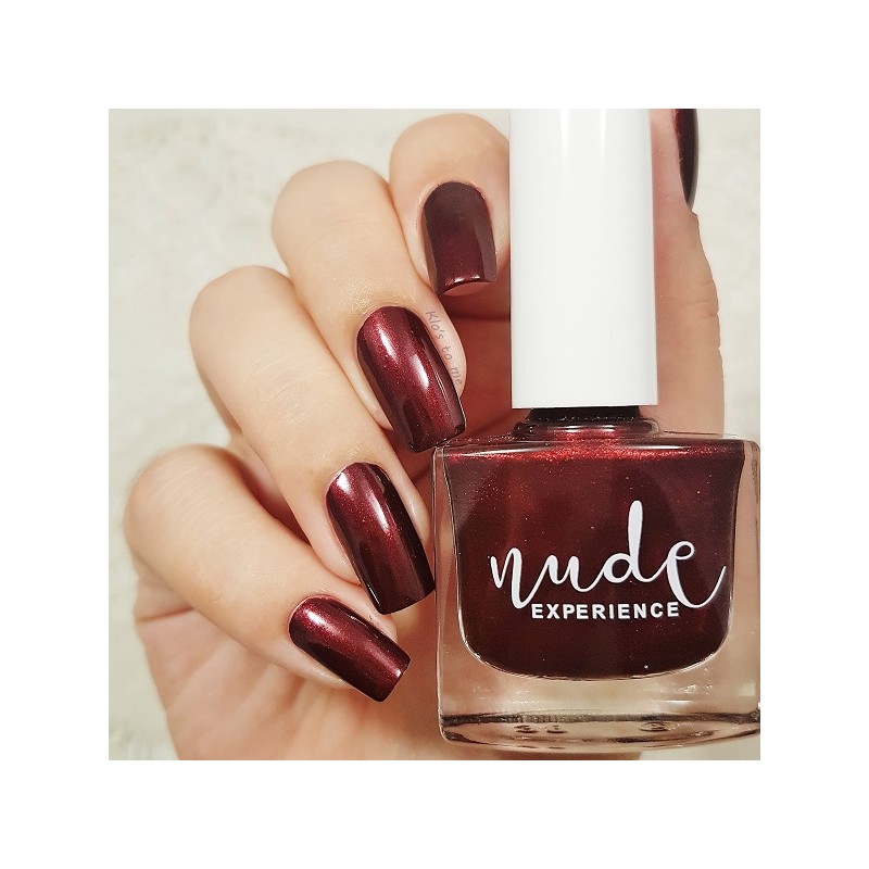 Pearly dark red nail lacquer, natural and vegan formula made in France